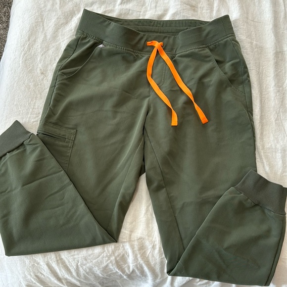 Figs | Pants & Jumpsuits | Figs Moss Zamora Joggers | Poshmark